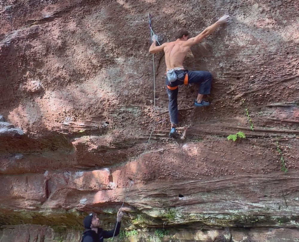 Hector Becker écume le Krappenfels (8b+) !! | Escalade Alsace