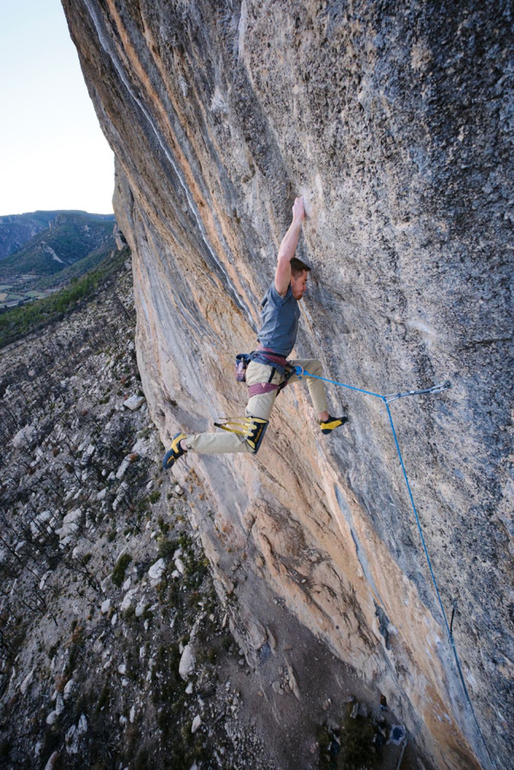 Romain Rogue, Mind Control 8c, Oliana | Escalade Alsace